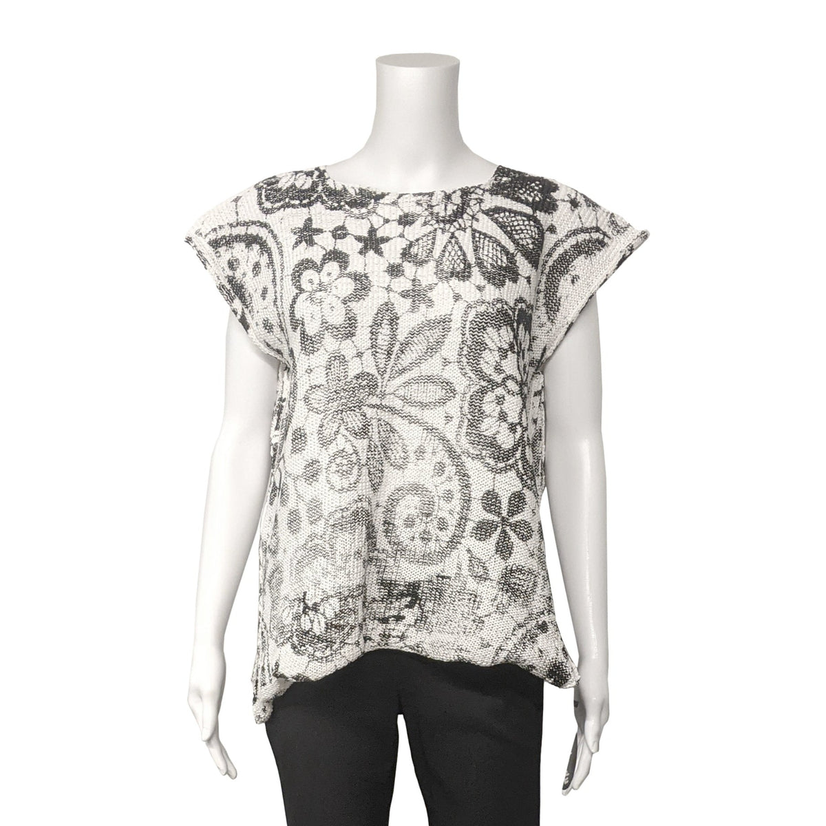 SALE! Atmo Sleeveless Pullover in White Black Lace by Paper Temples ...